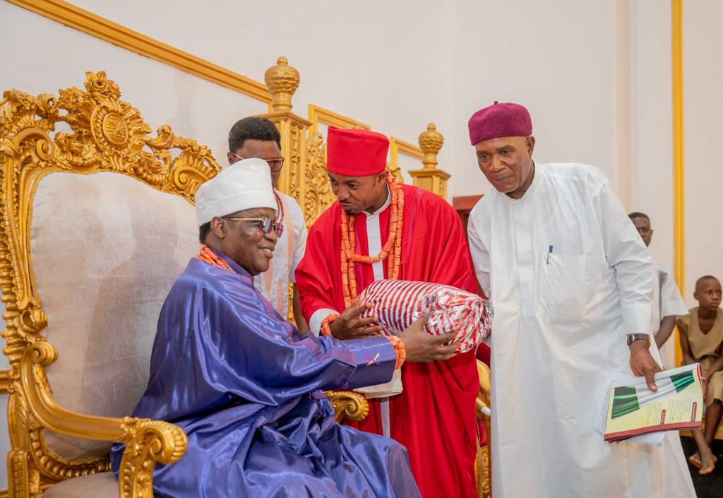 Benin Monarch Commissions Ogieneni of Uzairue Palace - Platinum News